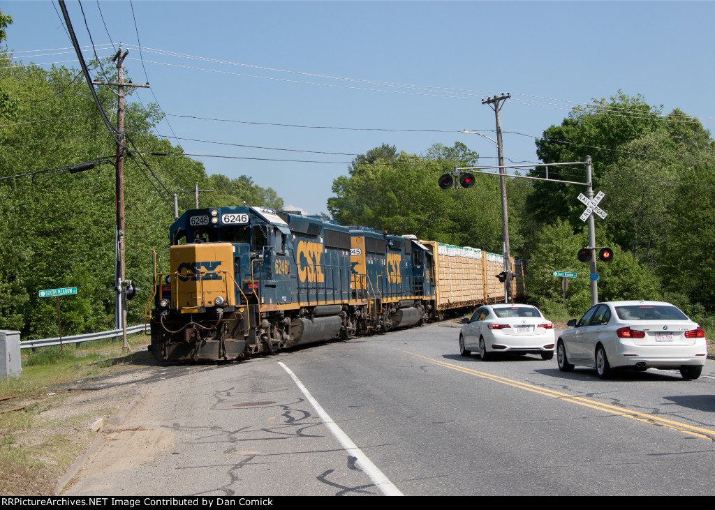 CSX 6246 Leads L004 at Rt. 62 in Lancaster